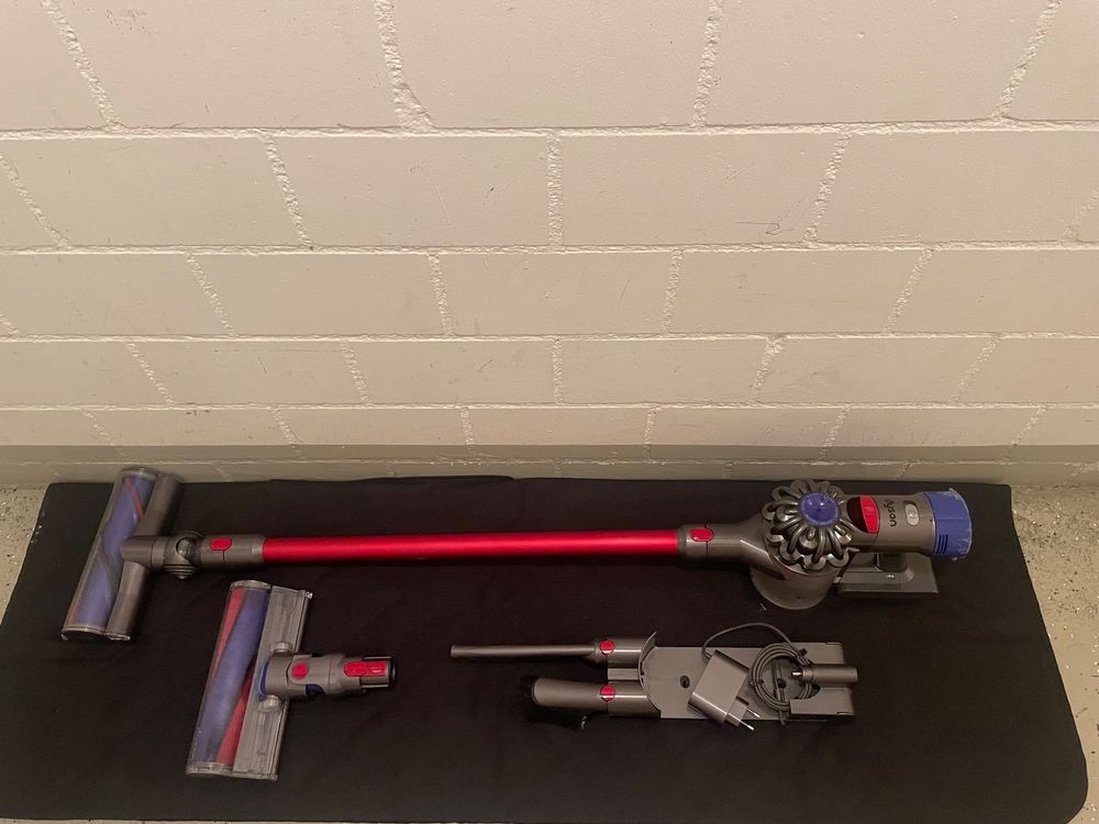 Dyson V8 absolut extra Handstaubsauger | Kaufen auf Ricardo