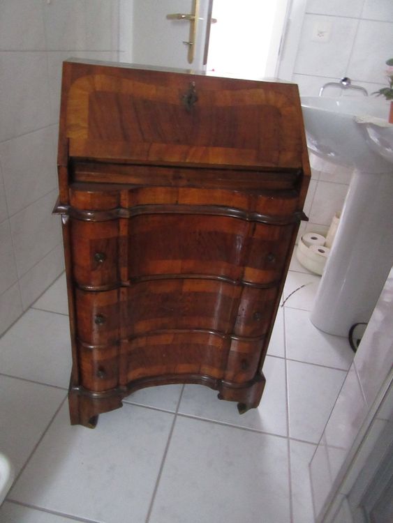 Damen Sekretär mit 3 Schubladen (Gebraucht) in Mels für CHF 56 – nur ...