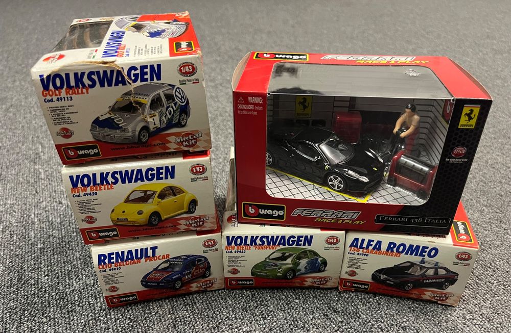 Burago Bburago Ferarri 458 Garage Metal Kit 1/43 Konvolut (Gebraucht ...