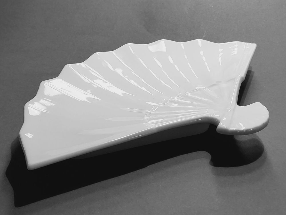 4 Porzellan Teller "Fächer" (Gebraucht) in Bauma für CHF 16 – mit ...