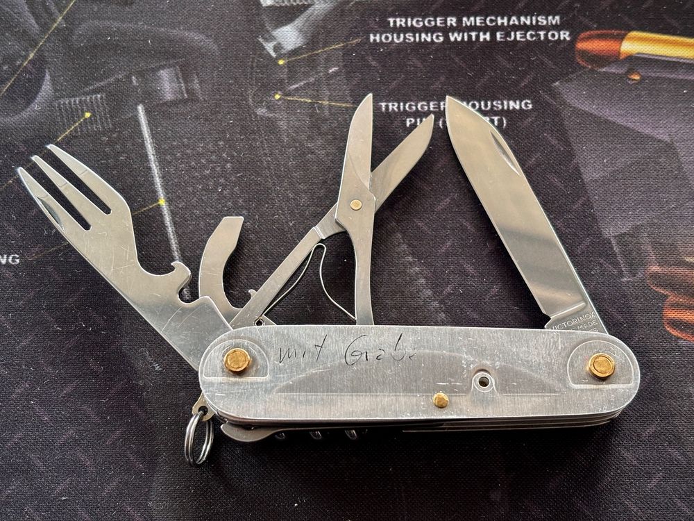 Victorinox Compact-Mod. mit Pommes-Gabel (Neu (gemäss Beschreibung)) in ...