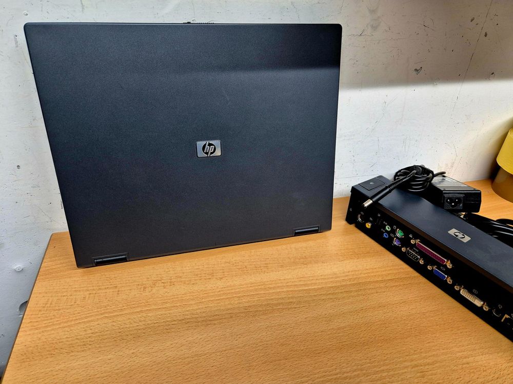 HP NC6320 Notebook mit Netzteil 90 Watt und Dockingstation (Defekt) in ...