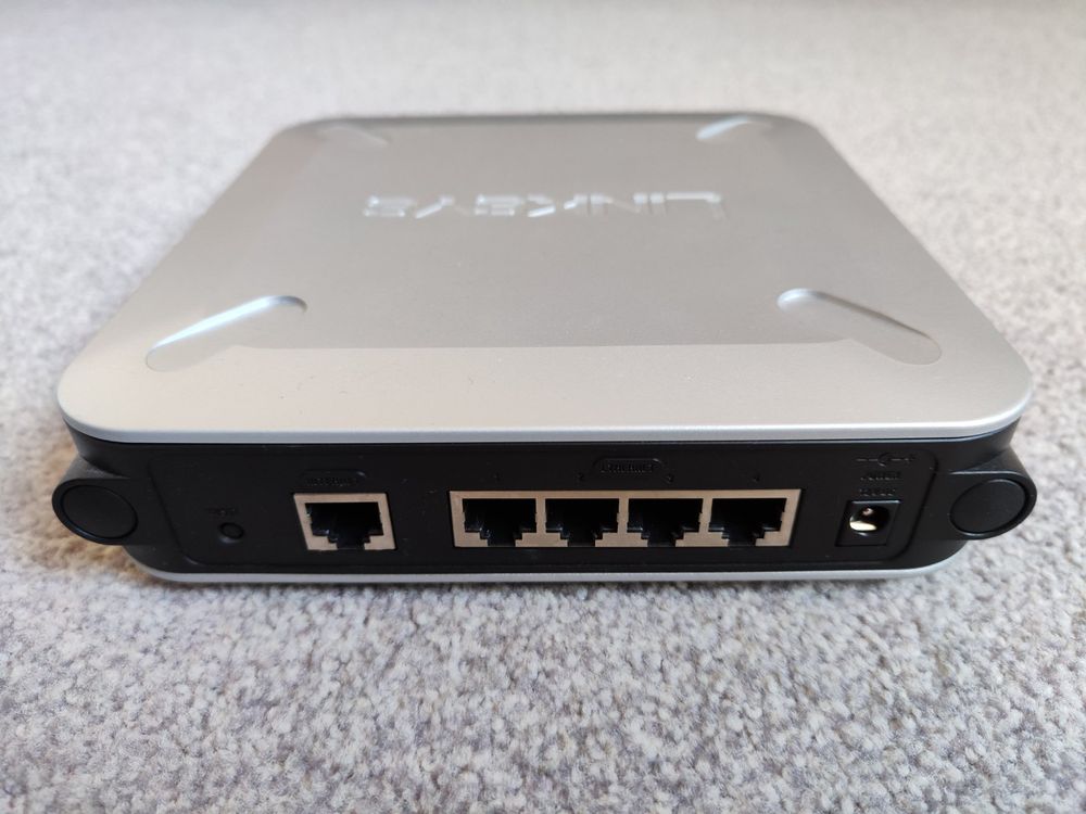 Linksys 4-Port Gigabit Security Router mit VPN RVS4000-EU (Gebraucht ...