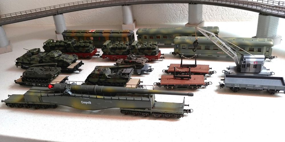 Grosser Militär-Zug HO (Gebraucht) in Waltenschwil für CHF 99 – mit ...