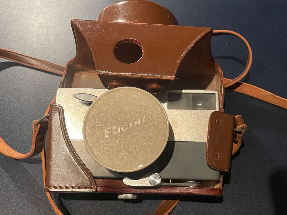 Fotoapparat Ricoh Auto 35 mit Ledertasche, guter Zustand! (Gebraucht ...