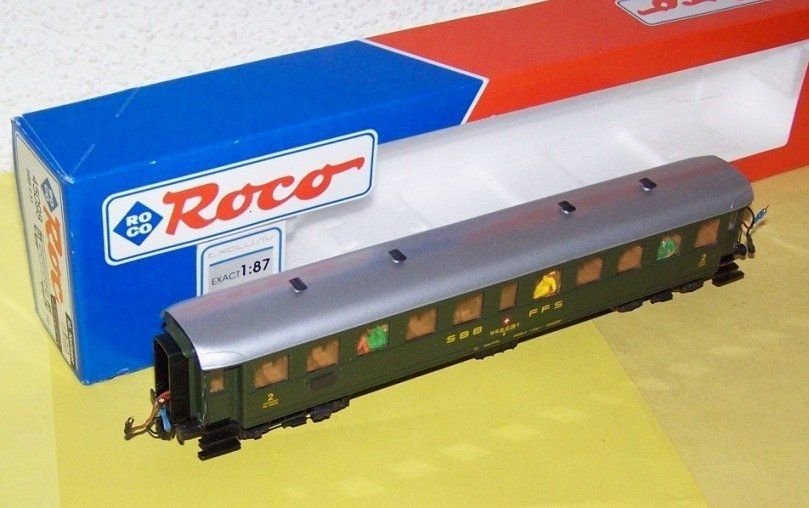 Roco H0 44200A: SBB PW 2. Kl. RIC mit Licht+Figuren, OVP, AC (Neu ...