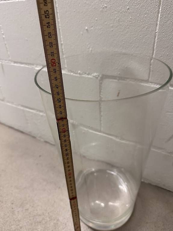 Vase aus Glas - gross 45 cm hoch, Durchmesser 24cm (Gebraucht) in Basel ...