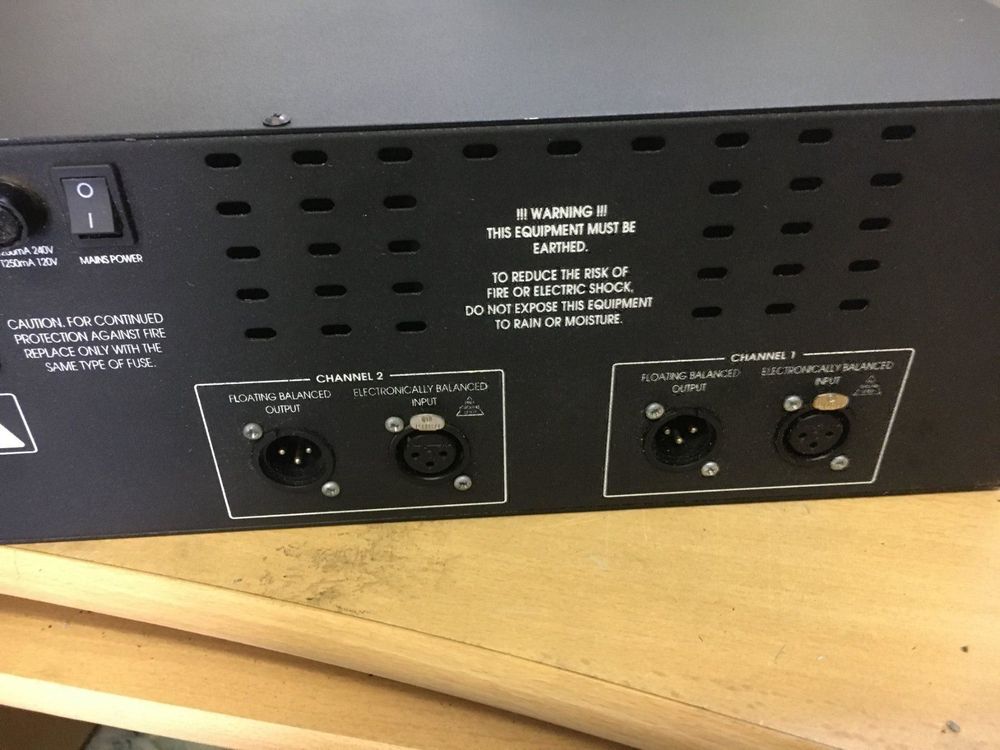 BSS FCS-960 30 Band x2 Graphic Equalizer | Acheter sur Ricardo