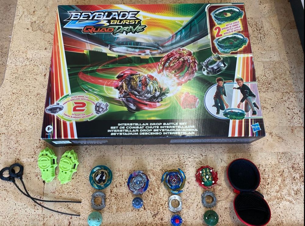 Beyblade Burst Quad Drive Set,4 Kreisel+Arena+Zubehör (Neu (gemäss ...