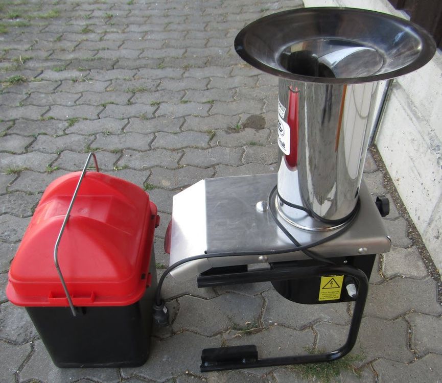 Obsthäcksler elektrisch, SHARK (Gebraucht) in Bleiken für CHF 300 – mit ...