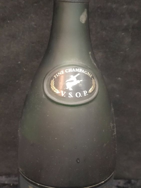 RÉMY MARTIN COGNAC BOUTEILLE ENTAMÉ (Gebraucht) in Genève für CHF 10 – mit Lieferung auf Ricardo ...