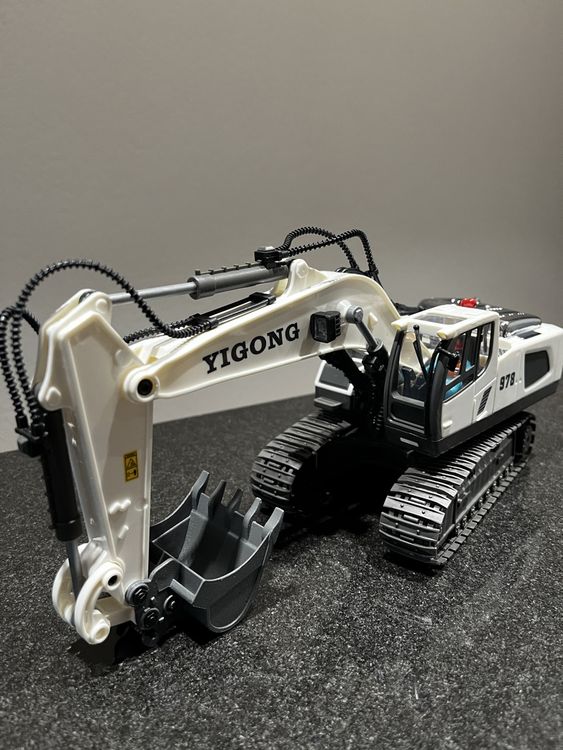 RC Bagger (Neu und originalverpackt) in Liebefeld für CHF 40 – mit ...