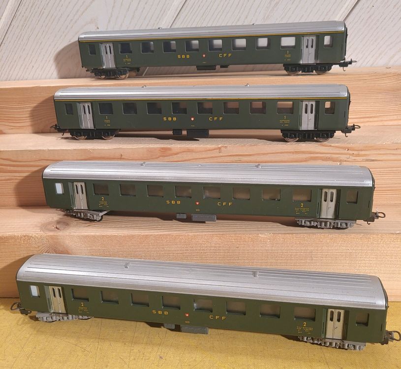 SBB - LIMA - 4 Wagen ( je 2x 1.Klasse & 2.Klasse ) (Gebraucht) in Biel/Bienne für CHF 17 – mit ...