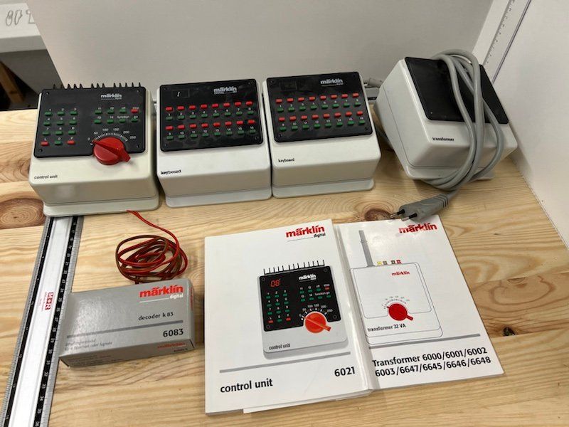 Märklin Central Unit / 2 Keyboard / Transformer / Decoder (Gebraucht ...