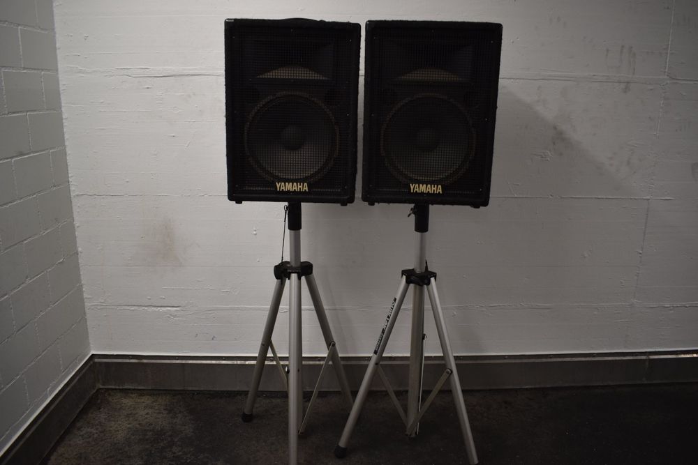 Yamaha S12e PA Boxen, 2 Stück mit Ständer | Kaufen auf Ricardo