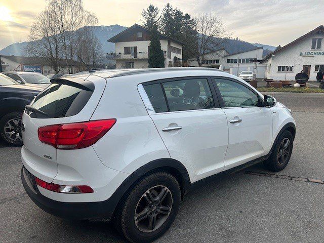 Kia Sportage Anhangelast Gebremst