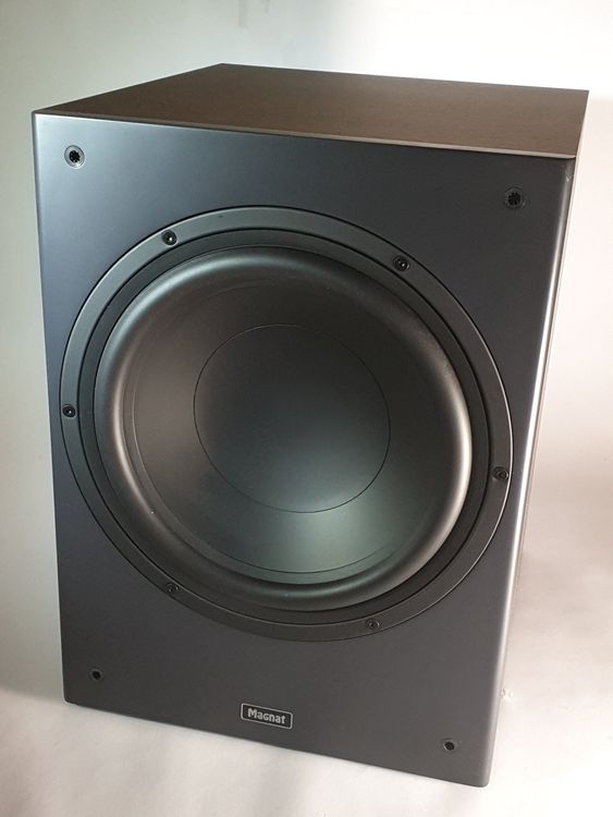 Magnat Signature Sub 530A NEU (Neu und originalverpackt) in Peccia für ...
