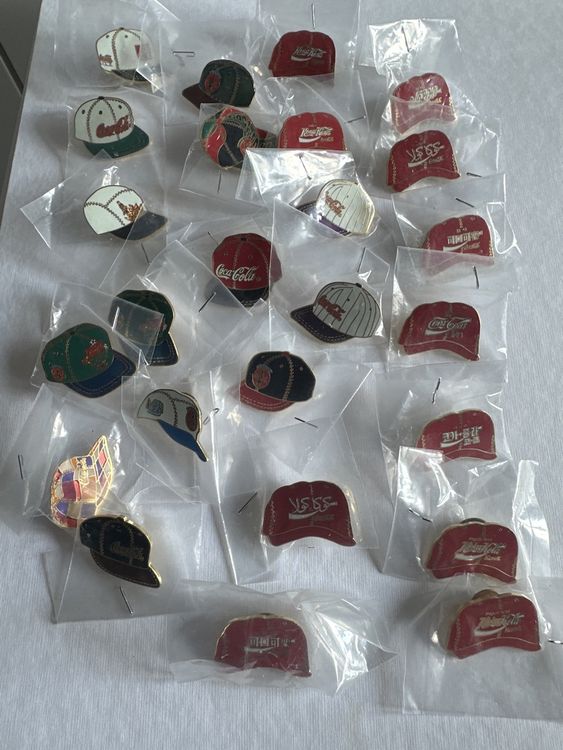 Caps-Pins Coca Cola, NFL, NBA etc. (Neu und originalverpackt) in Bern ...