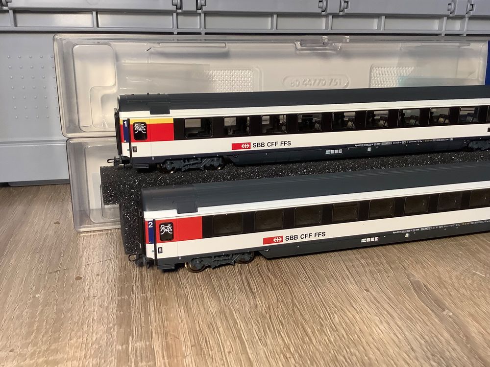 Roco 64399 & 64400 : SBB 2x EC Personenwagen ICN, neu (Neu (gemäss ...