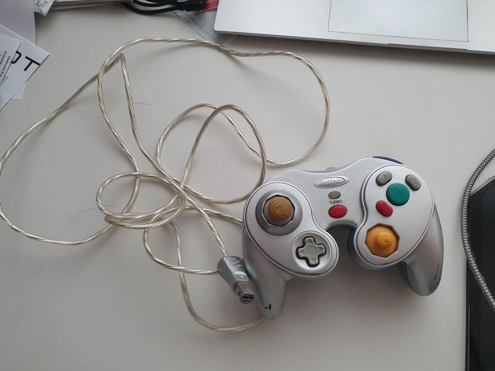 NINTENDO GameCube-Controller (silber) von intec | Kaufen auf Ricardo