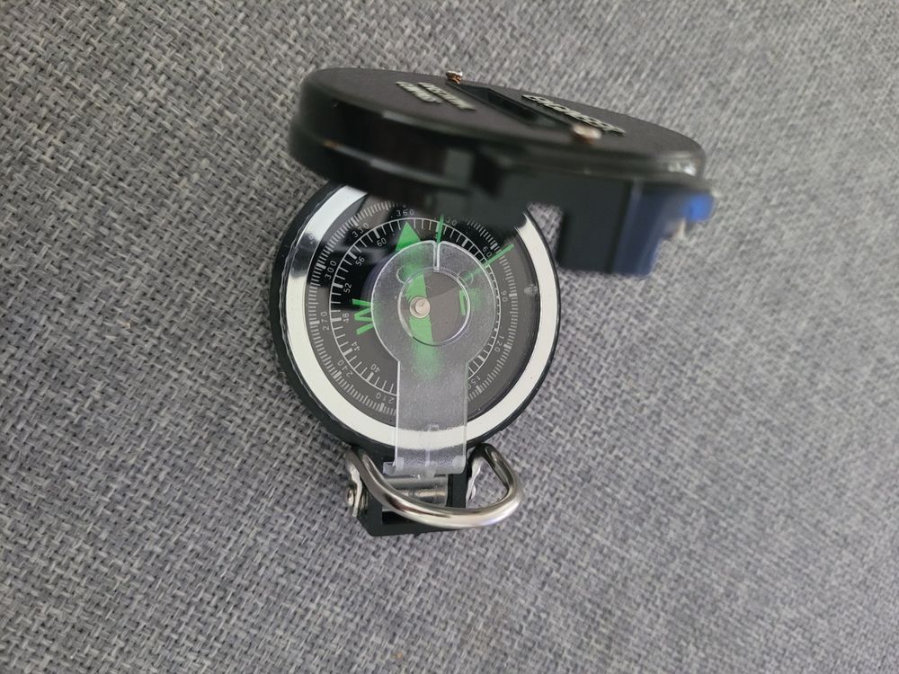 Kompass De Luxe Neu! (Neu (gemäss Beschreibung)) in Effretikon für CHF 15 – mit Lieferung auf ...