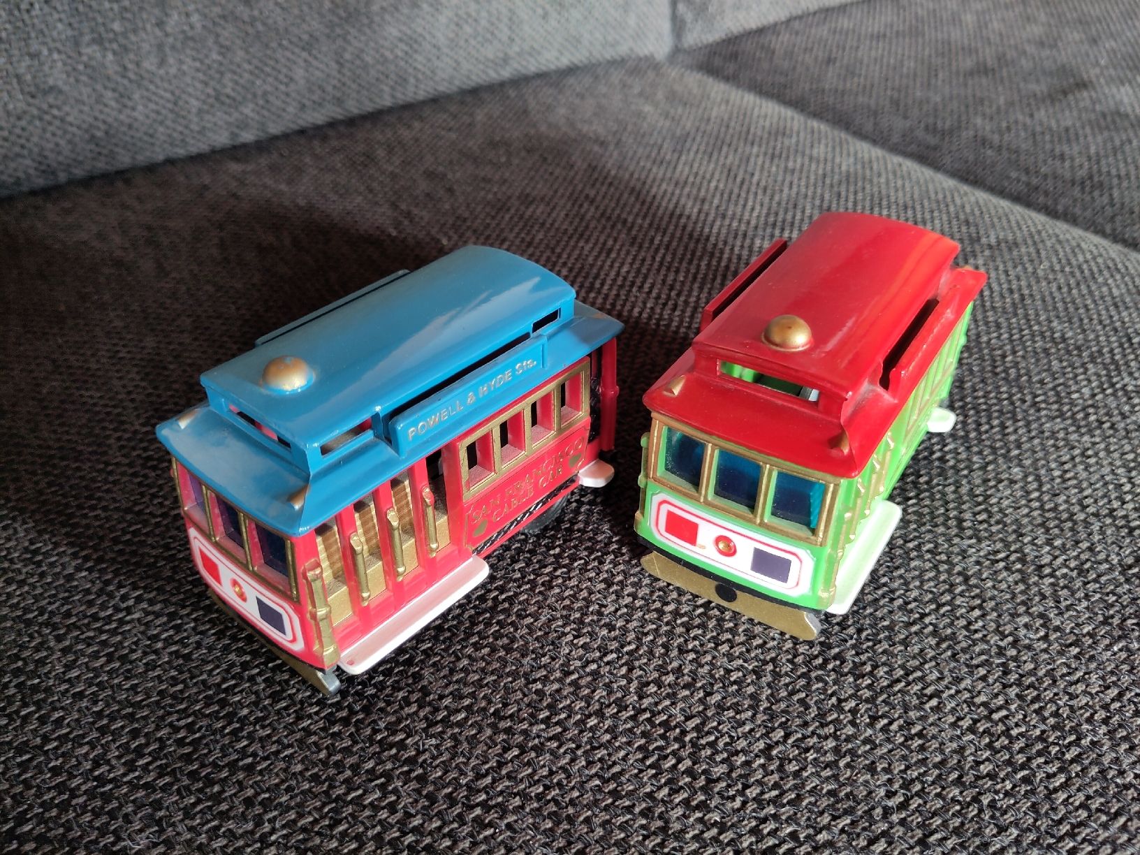 Cable car San Francisco - 2 Stück mit Glocke beim Fahren (Gebraucht) in ...