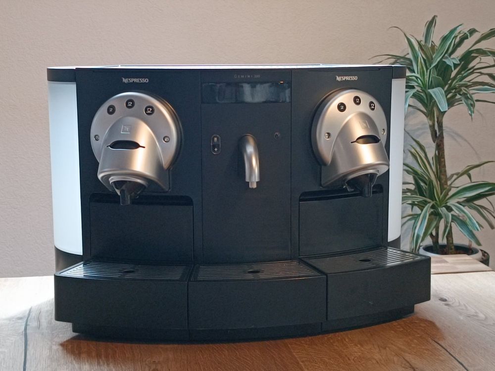 Nespresso CS200 Professional | Kaufen auf Ricardo