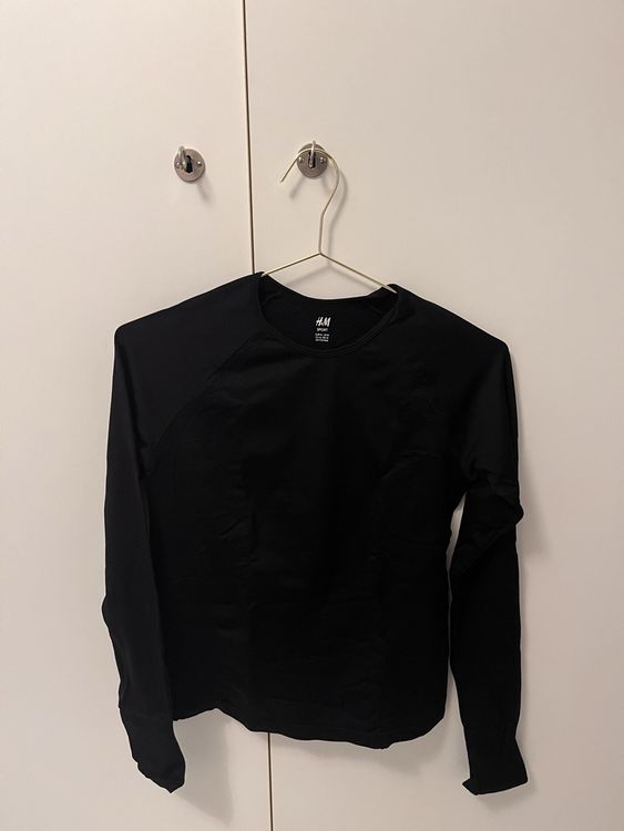 Trainigsshirt in schwarz (Gebraucht) in Rotkreuz für CHF 5 – mit Lieferung auf Ricardo kaufen