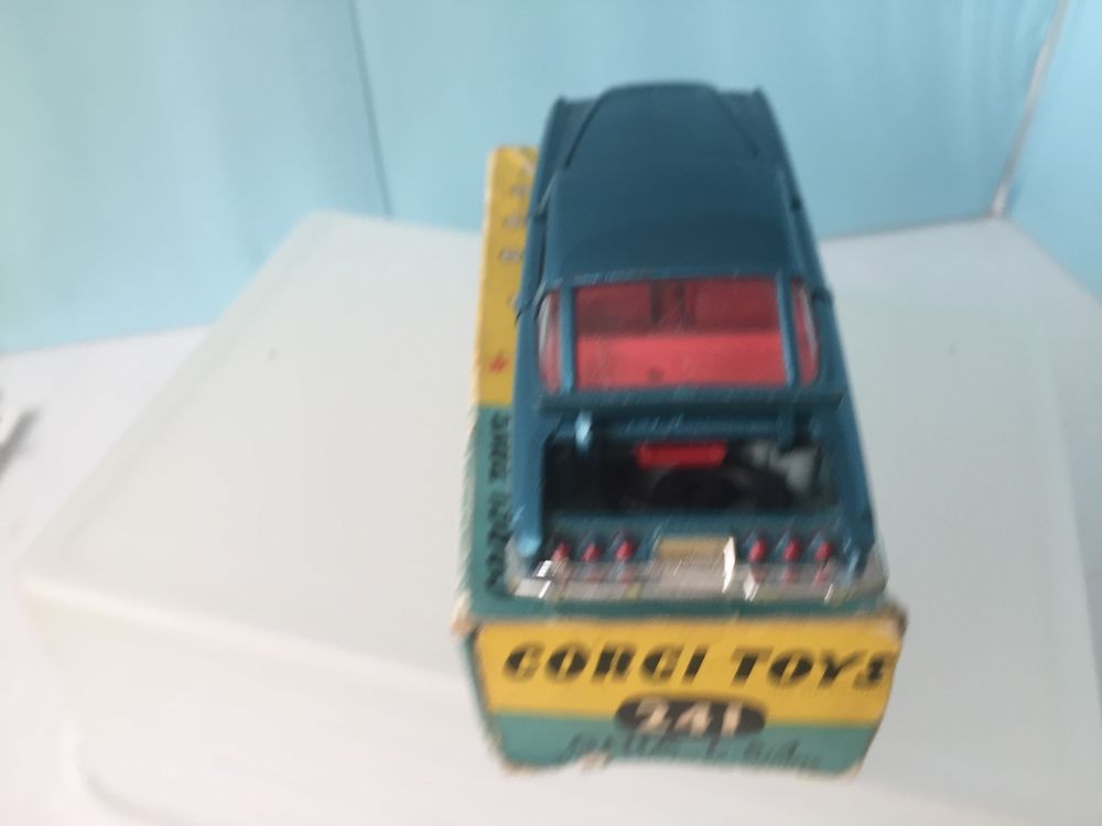 Corgi Nr. 241 Chrysler GHIA L6.4 (Defekt) in Thun für CHF 32 – mit ...