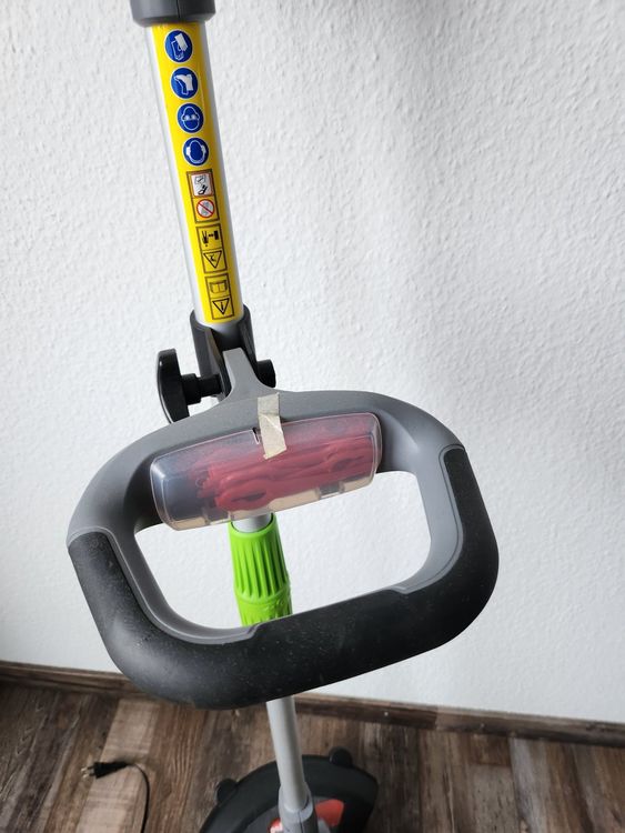 Ayce Rasentrimmer mit Akkus und Ladestation | Kaufen auf Ricardo