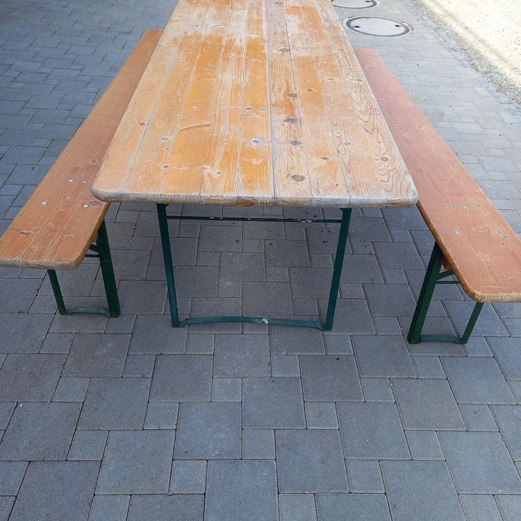 Party Tisch / Biergartentischgarnitur / Festbank (Gebraucht) in ...