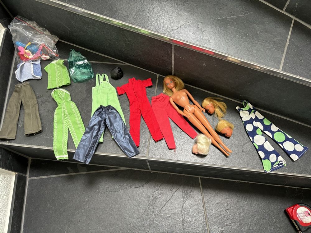 Barbie und Kleider (Gebraucht) in Balsthal für CHF 45 – mit Lieferung auf Ricardo kaufen
