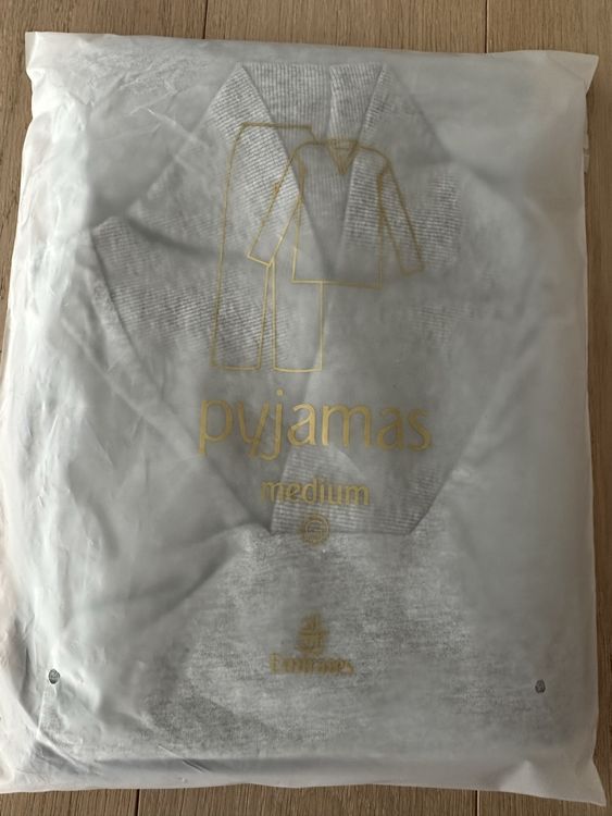 Emirates First Class Herren Pyjama Gr. M (Neu und originalverpackt) in ...