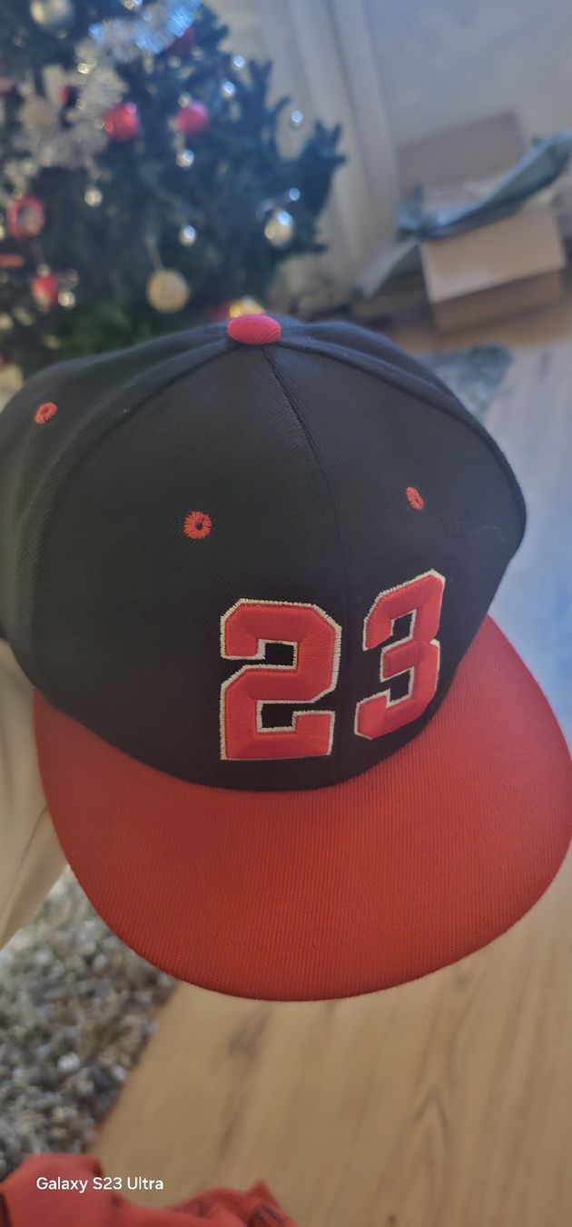 NBA Chicago Bulls Set Hoodie Size M and Cap Number 23 (D'occasion) à ...