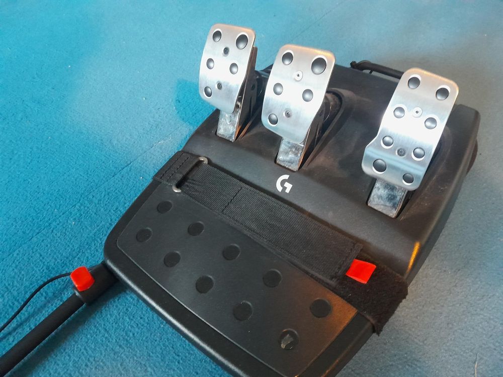 Game Lenkrad Logitech G923 TRUEFORCE mit Gameseat | Kaufen auf Ricardo