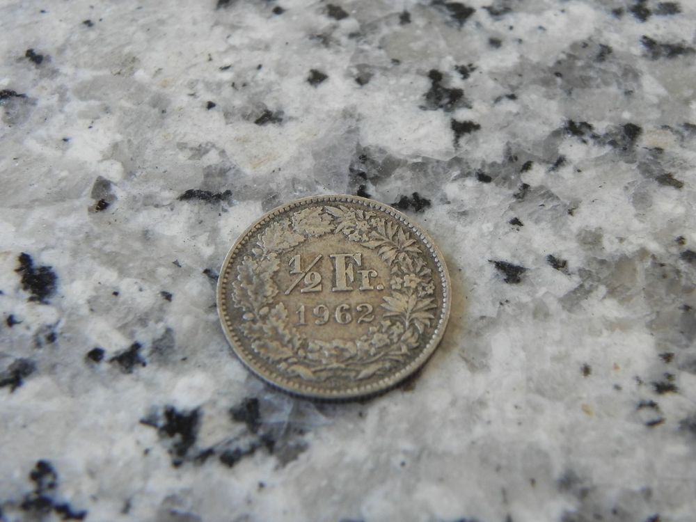 Schweizer Silber Münze 1962 CHF 1/2.- (Gebraucht) in Basel für CHF 3 – mit Lieferung auf Ricardo ...