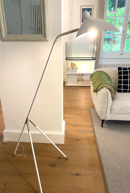 Lampadaire Design Blanc & Doré Pied Trépied *NEUF* (Neu und originalverpackt) in Misery für CHF ...