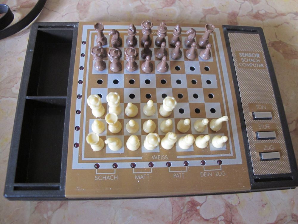 Schachcomputer Sensor 9 Volt Vintage Tragbar Mit Ledertasche (Gebraucht ...