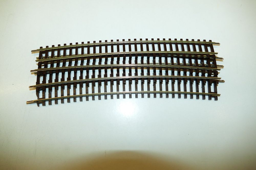 Roco H0: 4xgebogenes Gleis R9 (Neu (gemäss Beschreibung)) in Niederhasli für CHF 6 – mit ...