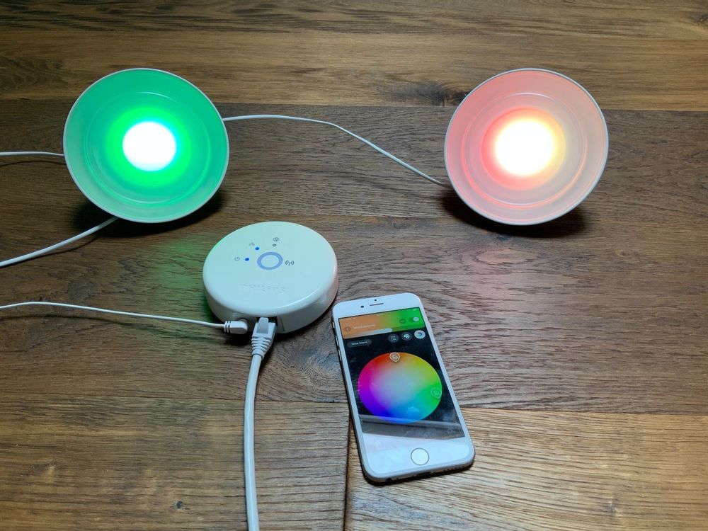 PHILIPS HUE Bridge V1 mit 2 HUE Bloom | Kaufen auf Ricardo