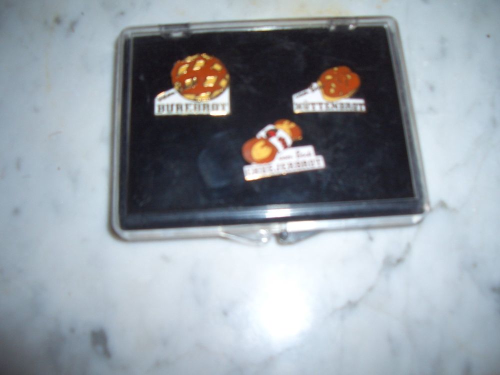 Suesse Sammlerstuecke: 3 Pins in Box! (Neu (gemäss Beschreibung)) in ...