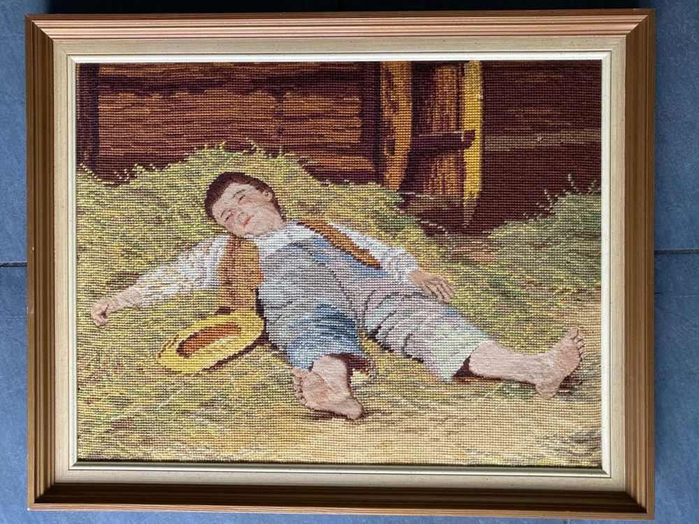Gobelin Bild schlafender Knabe im Heu / Anker handgestickt (Gebraucht) in Subingen für CHF 19 ...