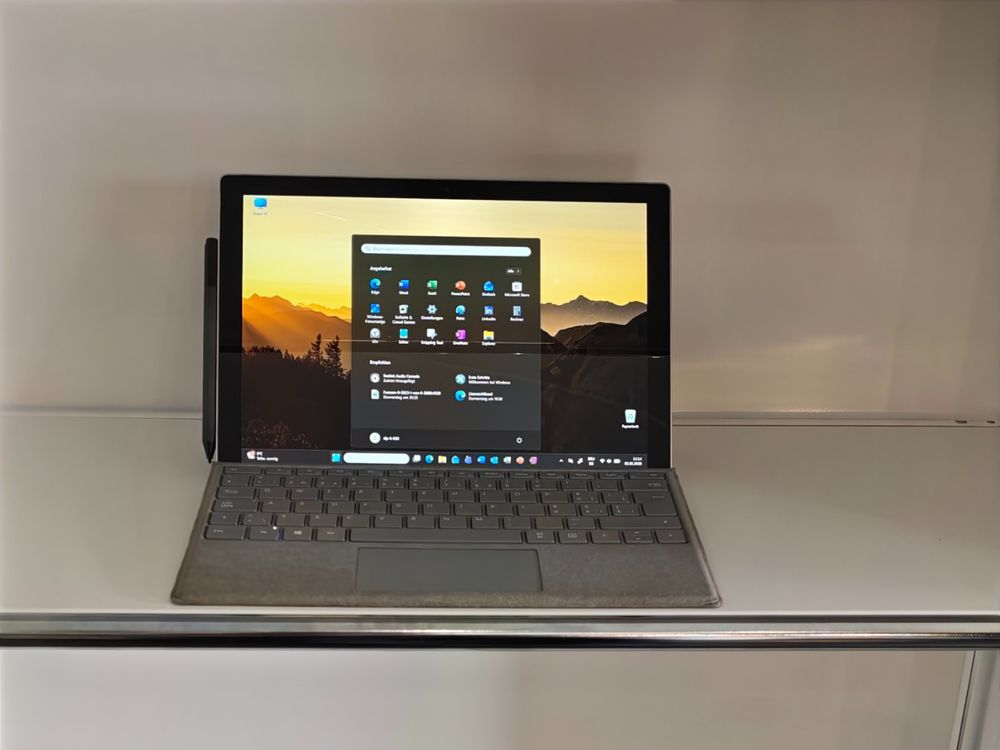 Gelegenheit - Surface Pro 6/i5/128/8GB/Win11/Office 2024/630 (Gebraucht ...