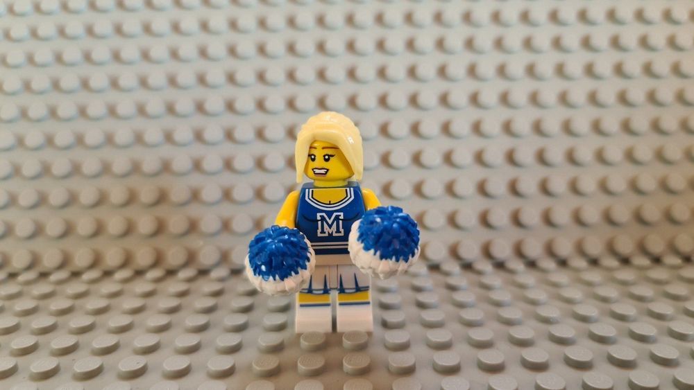 Lego Minifig Cheerleader (Gebraucht) in für CHF 20 – mit Lieferung auf ...