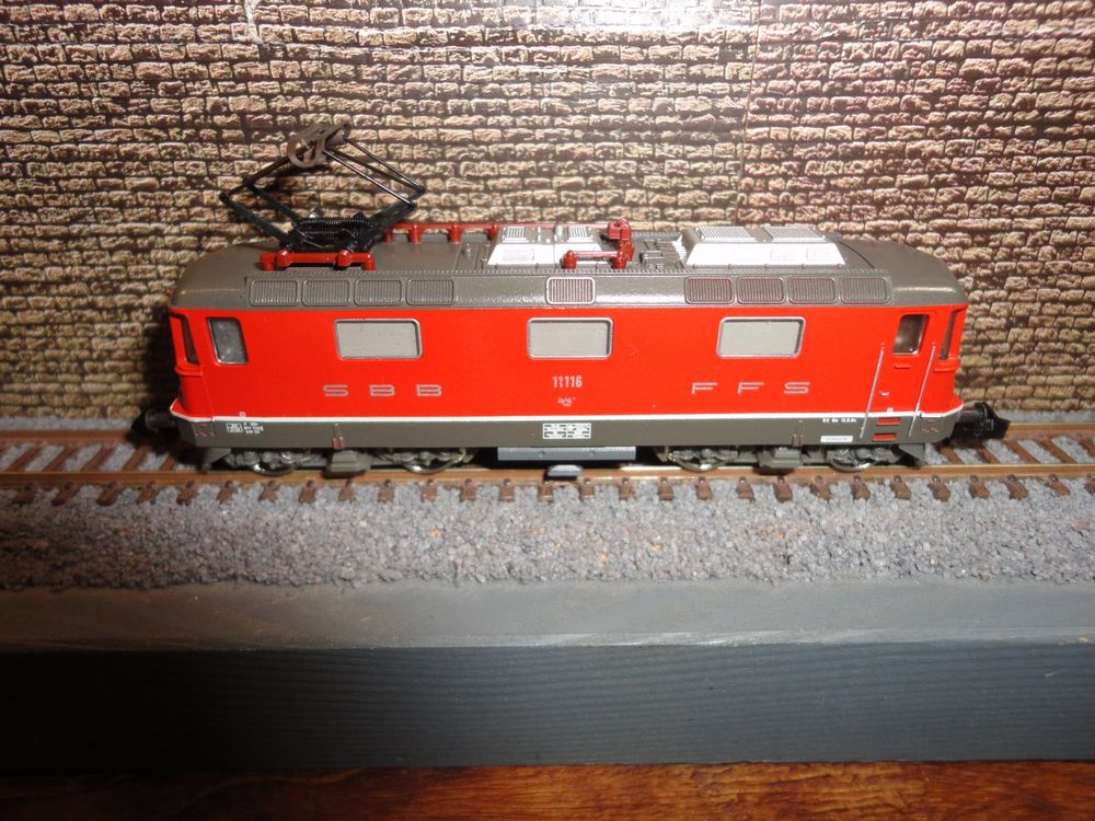 E-Lok Re4/4 rot SBB Minitrix 2977 Spur N (549) (Neu (gemäss Beschreibung)) in Rheinfelden für ...