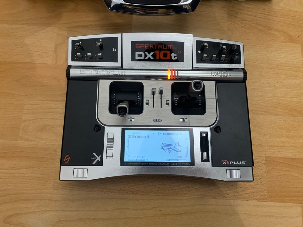 Spektrum DX10t -2.4 GHz - Pultsender mit Koffer (Gebraucht) in Worben ...