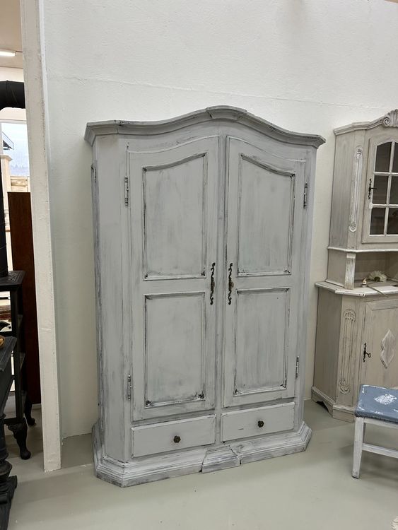 Schöne Garderobenschrank Vintage Shabby Fotos