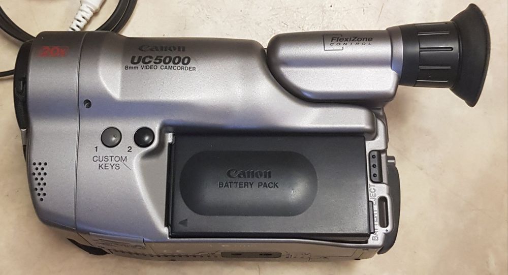 Canon UC5000 8mm Video Camcorder,ungeprüft darum unterdefekt | Kaufen auf Ricardo