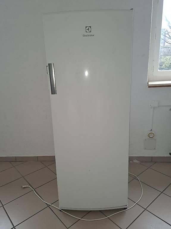Réfrigérateur électrolux En Parfait état D Occasion à Sassel Pour Chf