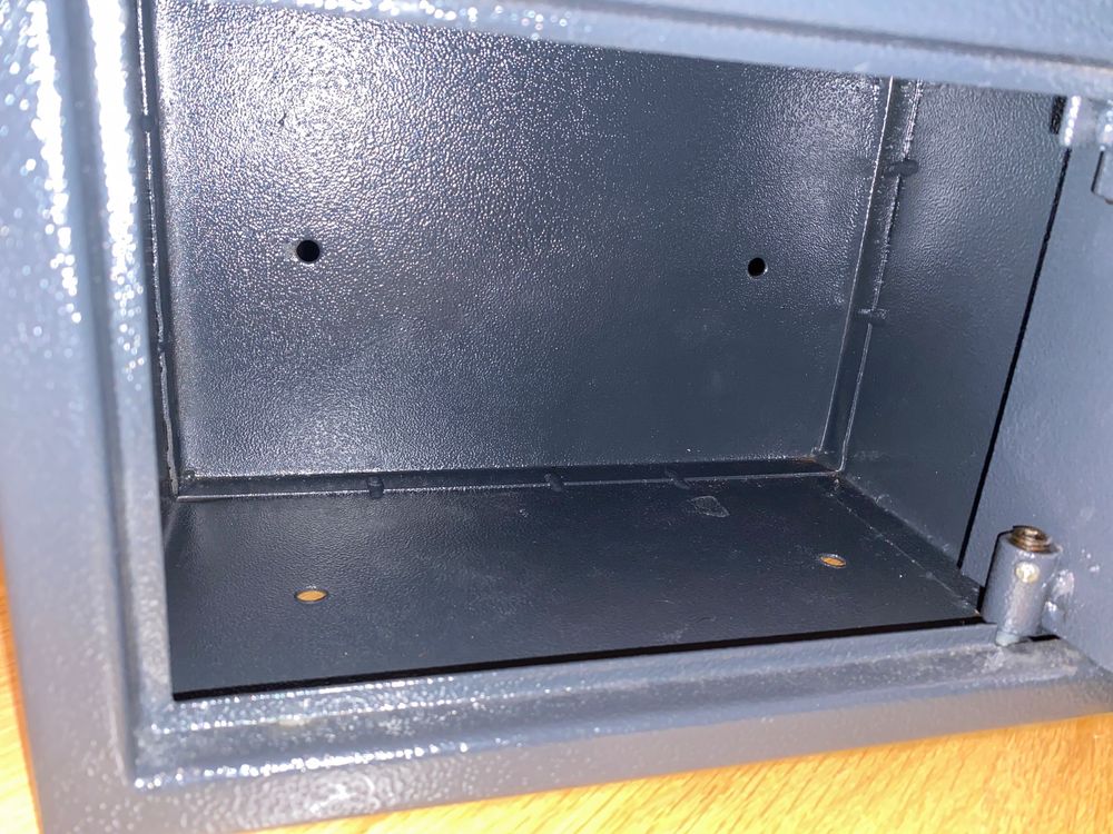 Safe mit Zahlencode und Schlüssel | Kaufen auf Ricardo